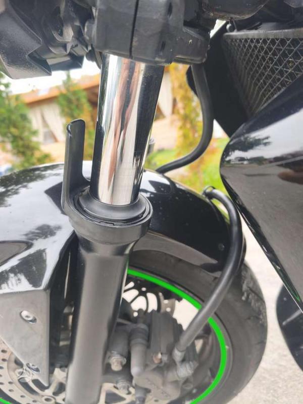 Black Kawasaki Z 2004 in Kaunas, with an engine capacity of 0.75 L and mileage of 41 thousand km for 2100 €, photo 10 on AUTOMOTO.COM.LV