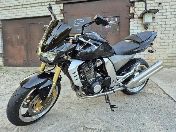 Black Kawasaki Z 2004 in Alytus, with an engine capacity of 1.00 L and mileage of 35 thousand km for 2960 €, photo 2 on AUTOMOTO.COM.LV