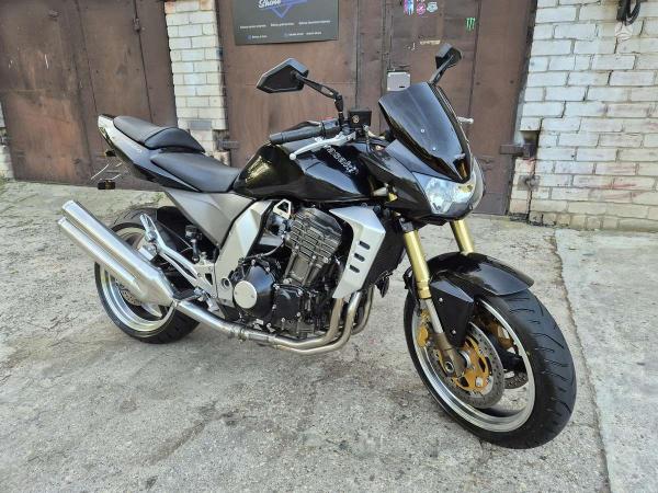 Black Kawasaki Z 2004 in Alytus, with an engine capacity of 1.00 L and mileage of 35 thousand km for 2960 €, photo 3 on AUTOMOTO.COM.LV