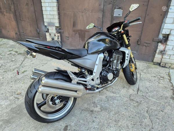 Black Kawasaki Z 2004 in Alytus, with an engine capacity of 1.00 L and mileage of 35 thousand km for 2960 €, photo 4 on AUTOMOTO.COM.LV