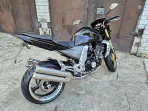 Black Kawasaki Z 2004 in Alytus, with an engine capacity of 1.00 L and mileage of 35 thousand km for 2960 €, photo 5 on AUTOMOTO.COM.LV
