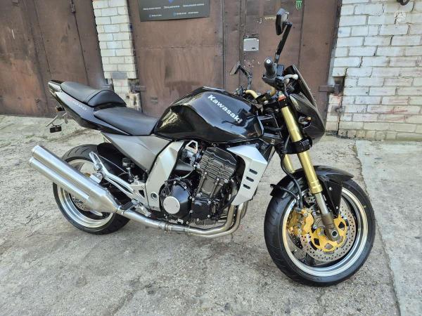 Black Kawasaki Z 2004 in Alytus, with an engine capacity of 1.00 L and mileage of 35 thousand km for 2960 €, photo 6 on AUTOMOTO.COM.LV