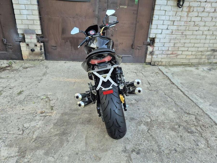 Black Kawasaki Z 2004 in Alytus, with an engine capacity of 1.00 L and mileage of 35 thousand km for 2960 €, photo 11 on AUTOMOTO.COM.LV