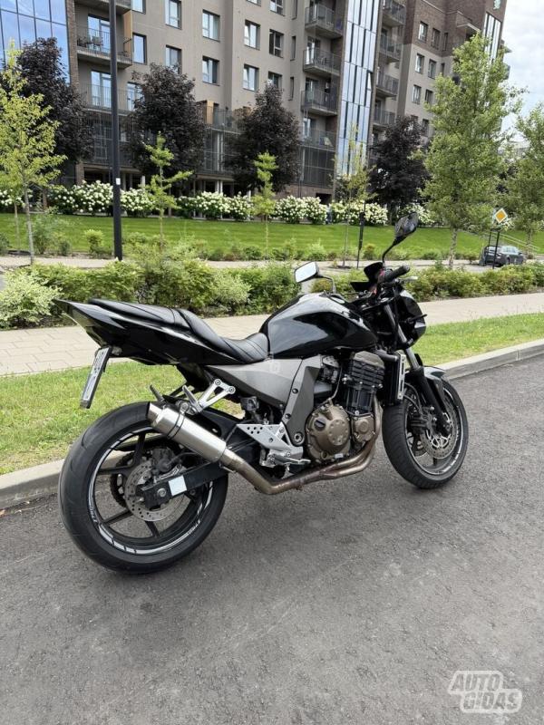 Black Kawasaki Z 2004 in Vilnius, with an engine capacity of 0.75 L and mileage of 38 thousand km for 3000 €, photo 4 on AUTOMOTO.COM.LV