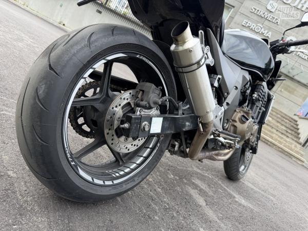 Black Kawasaki Z 2004 in Vilnius, with an engine capacity of 0.75 L and mileage of 38 thousand km for 3000 €, photo 7 on AUTOMOTO.COM.LV