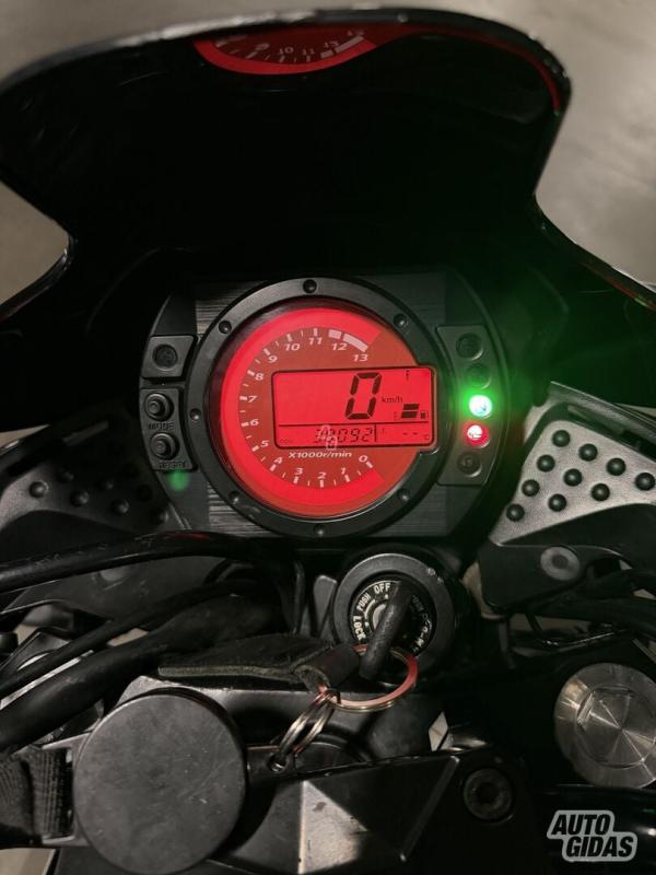 Black Kawasaki Z 2004 in Vilnius, with an engine capacity of 0.75 L and mileage of 38 thousand km for 3000 €, photo 8 on AUTOMOTO.COM.LV