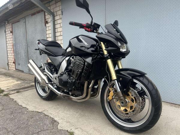 Черный Кавасаки Z 2004 в Бирштонас, объемом двигателя 1.00 л и пробегом 42 тыс. км за 2999 €, фото 1 на AUTOMOTO.COM.LV