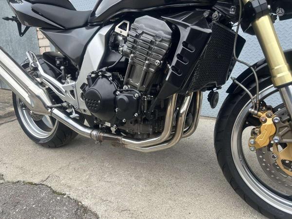 Черный Кавасаки Z 2004 в Бирштонас, объемом двигателя 1.00 л и пробегом 42 тыс. км за 2999 €, фото 5 на AUTOMOTO.COM.LV