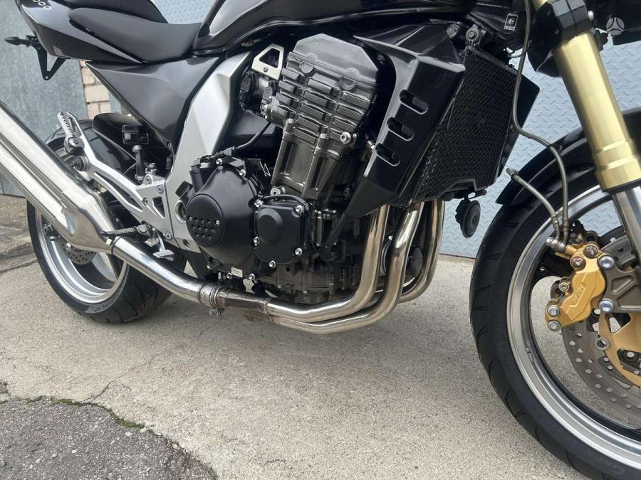 Melns Kawasaki Z 2004 Birštonas, ar dzinēja tilpumu 1.00 L un nobraukumu 42 tūkst. km par 2999 €, foto 6 vietnē AUTOMOTO.COM.LV