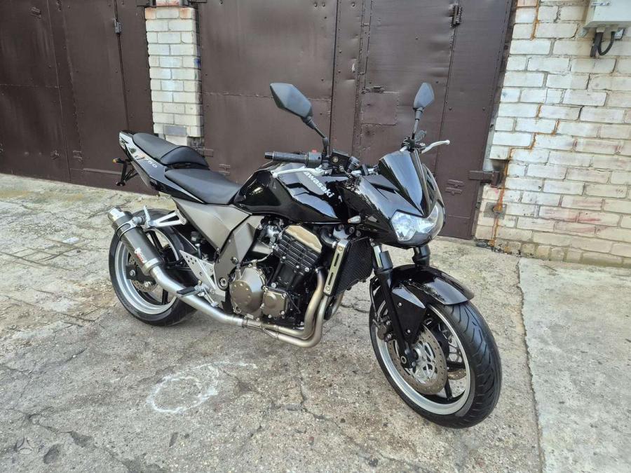 Black Kawasaki Z 2004 in Alytus, with an engine capacity of 0.75 L and mileage of 33 thousand km for 2750 €, photo 4 on AUTOMOTO.COM.LV