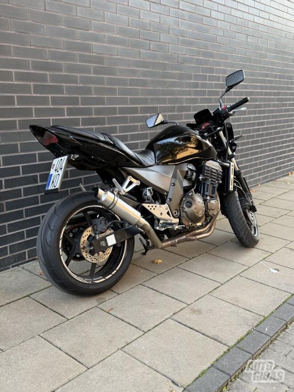 Melns Kawasaki Z 2004 Viļņa, ar dzinēja tilpumu 0.75 L un nobraukumu 38 tūkst. km par 2490 €, foto 3 vietnē AUTOMOTO.COM.LV