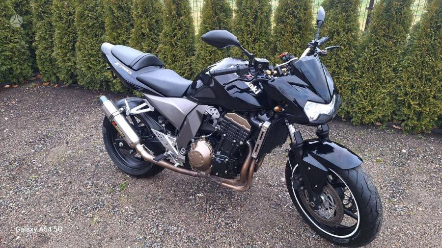 Melns Kawasaki Z 2005 Kauņa, ar dzinēja tilpumu 0.75 L un nobraukumu 42 tūkst. km par 2250 €, foto 2 vietnē AUTOMOTO.COM.LV