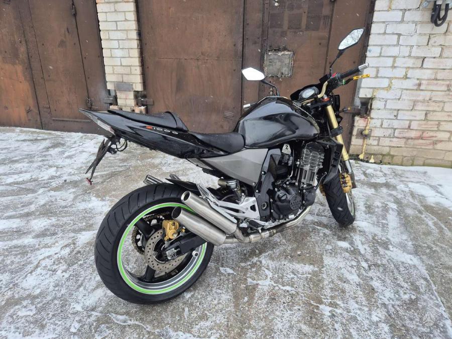 Melns Kawasaki Z 2005 Alīta, ar dzinēja tilpumu 1.00 L un nobraukumu 32 tūkst. km par 2970 €, foto 4 vietnē AUTOMOTO.COM.LV