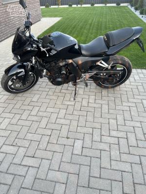 Черный Кавасаки Z 2005 в Паневежис, объемом двигателя 0.75 л и пробегом 43 тыс. км за 2100 €, фото 3 на AUTOMOTO.COM.LV