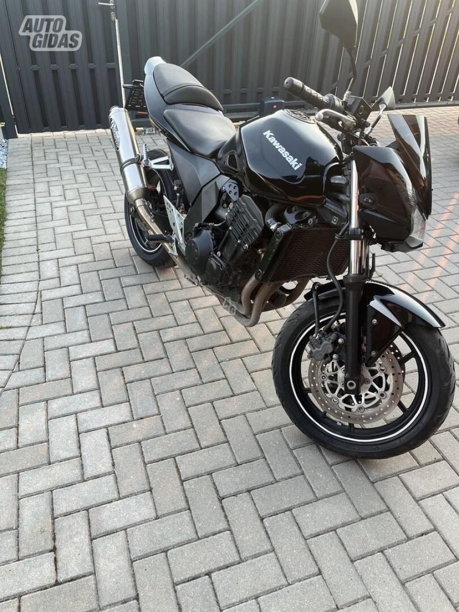 Черный Кавасаки Z 2005 в Паневежис, объемом двигателя 0.75 л и пробегом 43 тыс. км за 2100 €, фото 6 на AUTOMOTO.COM.LV