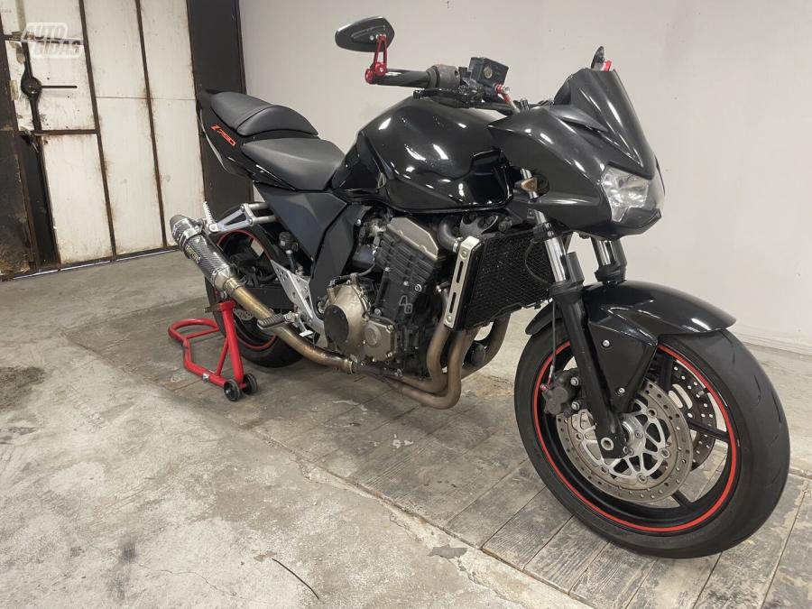 Black Kawasaki Z 2005 in Siauliai, with an engine capacity of 0.75 L and mileage of 50 thousand km for 2300 €, photo 3 on AUTOMOTO.COM.LV