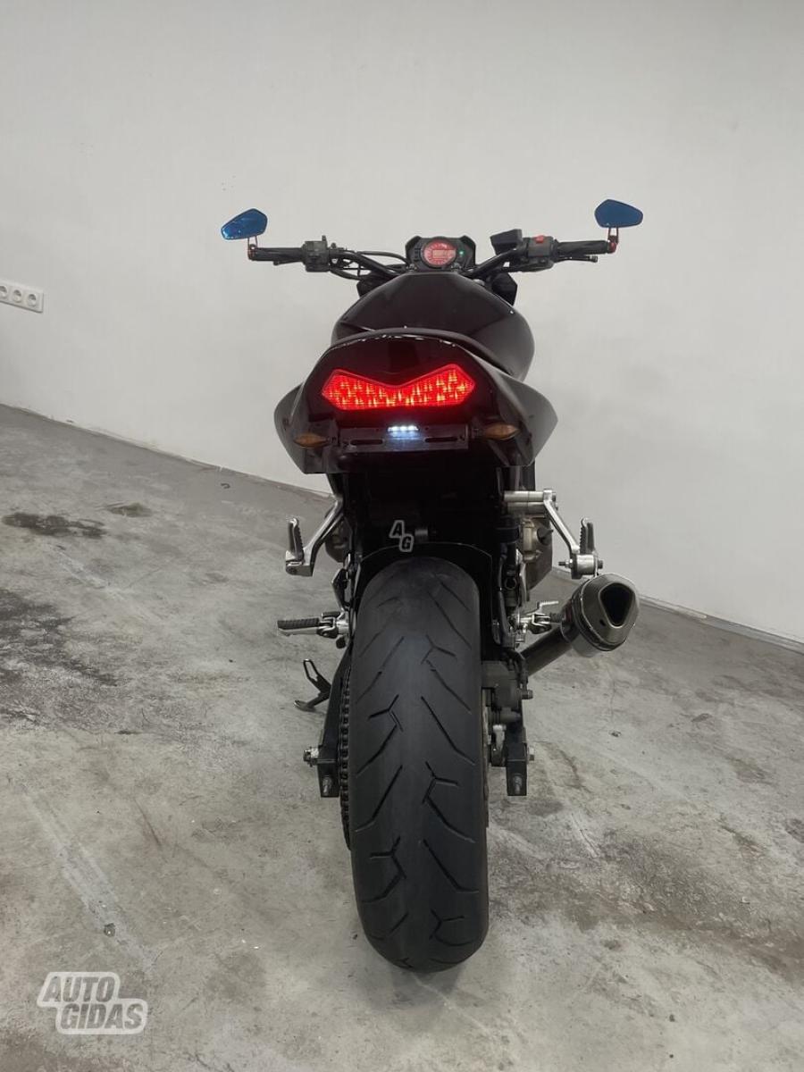Black Kawasaki Z 2005 in Siauliai, with an engine capacity of 0.75 L and mileage of 50 thousand km for 2300 €, photo 6 on AUTOMOTO.COM.LV