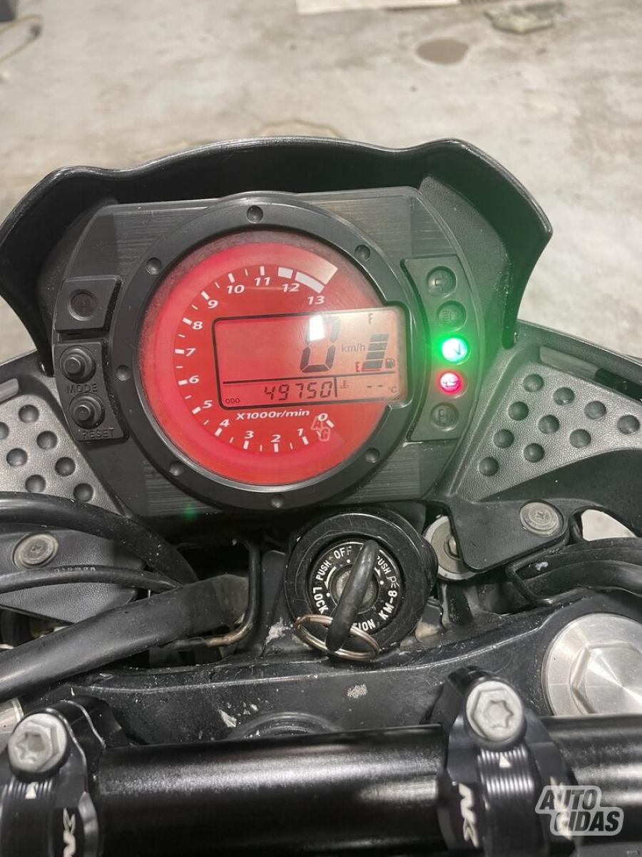 Black Kawasaki Z 2005 in Siauliai, with an engine capacity of 0.75 L and mileage of 50 thousand km for 2300 €, photo 7 on AUTOMOTO.COM.LV