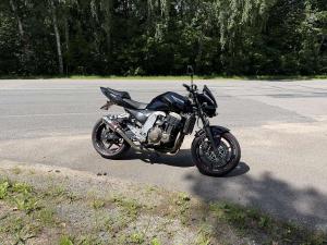 Melns Kawasaki Z 2005 Kauņa, ar dzinēja tilpumu 0.75 L un nobraukumu 36 tūkst. km par 2200 €, foto 4 vietnē AUTOMOTO.COM.LV