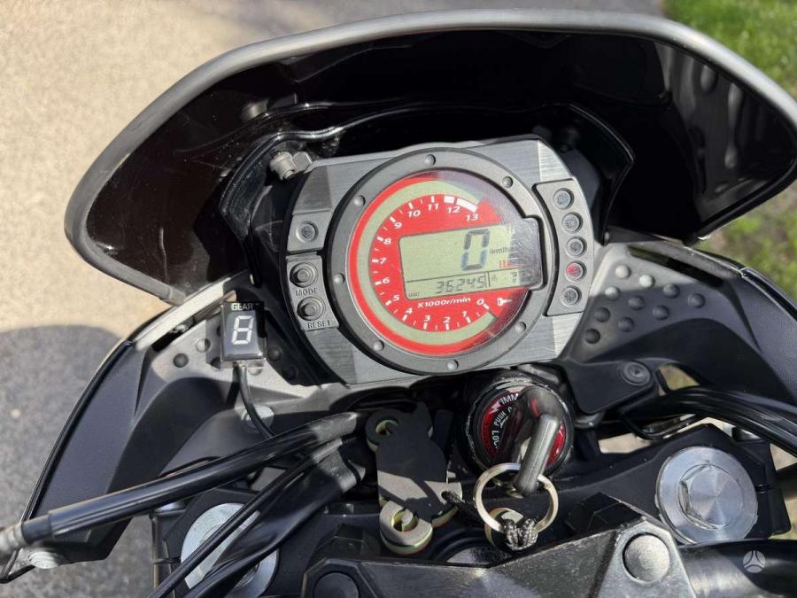 Melns Kawasaki Z 2005 Kauņa, ar dzinēja tilpumu 0.75 L un nobraukumu 36 tūkst. km par 2200 €, foto 7 vietnē AUTOMOTO.COM.LV
