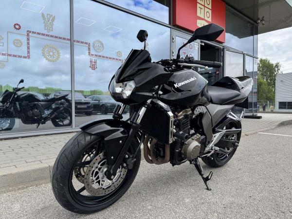 Black Kawasaki Z 2005 in Vilnius, with an engine capacity of 0.75 L and mileage of 31 thousand km for 2999 €, photo 4 on AUTOMOTO.COM.LV