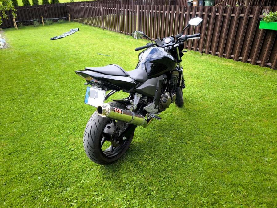 Черный Кавасаки Z 2005 в Вильнюс, объемом двигателя 0.75 л и пробегом 17 тыс. км за 2999 €, фото 4 на AUTOMOTO.COM.LV