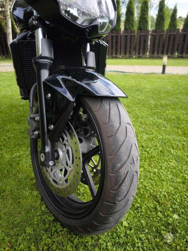 Black Kawasaki Z 2005 in Vilnius, with an engine capacity of 0.75 L and mileage of 17 thousand km for 2999 €, photo 7 on AUTOMOTO.COM.LV
