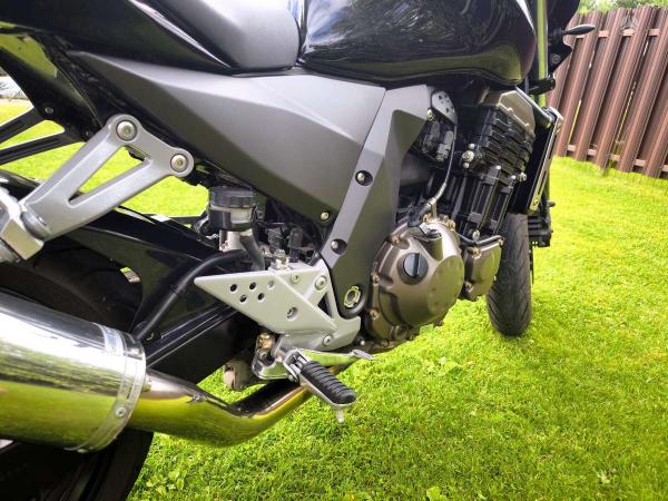 Black Kawasaki Z 2005 in Vilnius, with an engine capacity of 0.75 L and mileage of 17 thousand km for 2999 €, photo 11 on AUTOMOTO.COM.LV