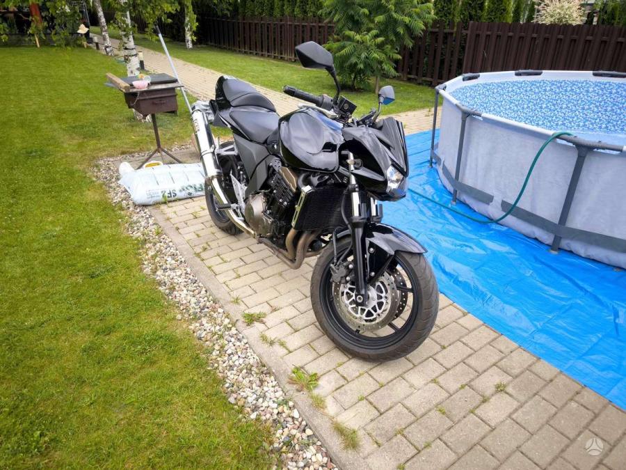 Черный Кавасаки Z 2005 в Вильнюс, объемом двигателя 0.75 л и пробегом 17 тыс. км за 2999 €, фото 19 на AUTOMOTO.COM.LV