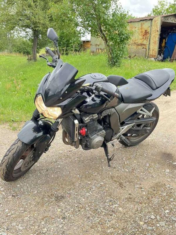 Melns Kawasaki Z 2005 Viļņa, ar dzinēja tilpumu 0.75 L un nobraukumu 57 tūkst. km par 2600 €, foto 1 vietnē AUTOMOTO.COM.LV