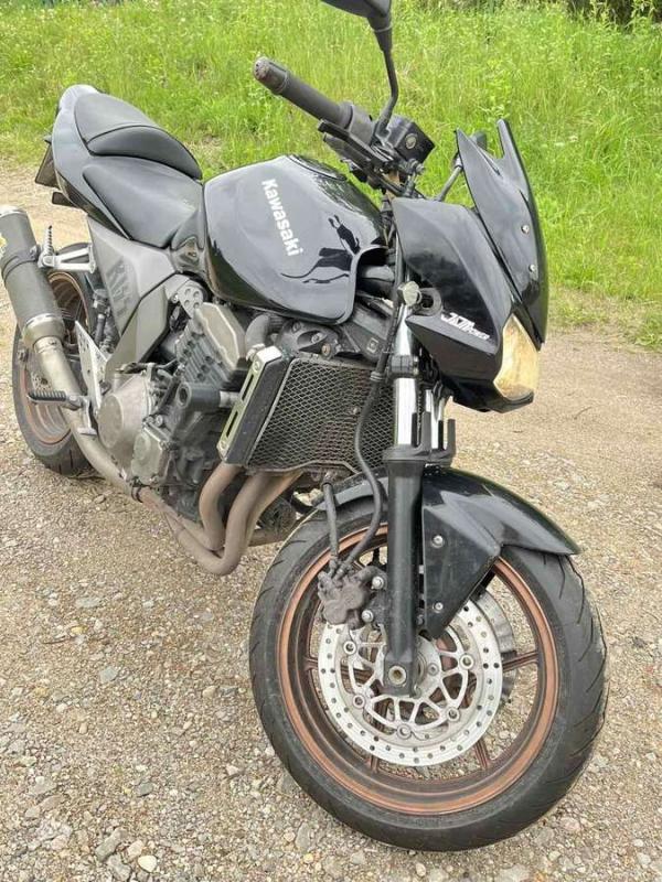 Melns Kawasaki Z 2005 Viļņa, ar dzinēja tilpumu 0.75 L un nobraukumu 57 tūkst. km par 2600 €, foto 2 vietnē AUTOMOTO.COM.LV