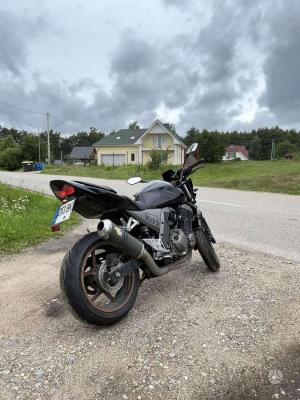 Черный Кавасаки Z 2005 в Вильнюс, объемом двигателя 0.75 л и пробегом 57 тыс. км за 2600 €, фото 5 на AUTOMOTO.COM.LV