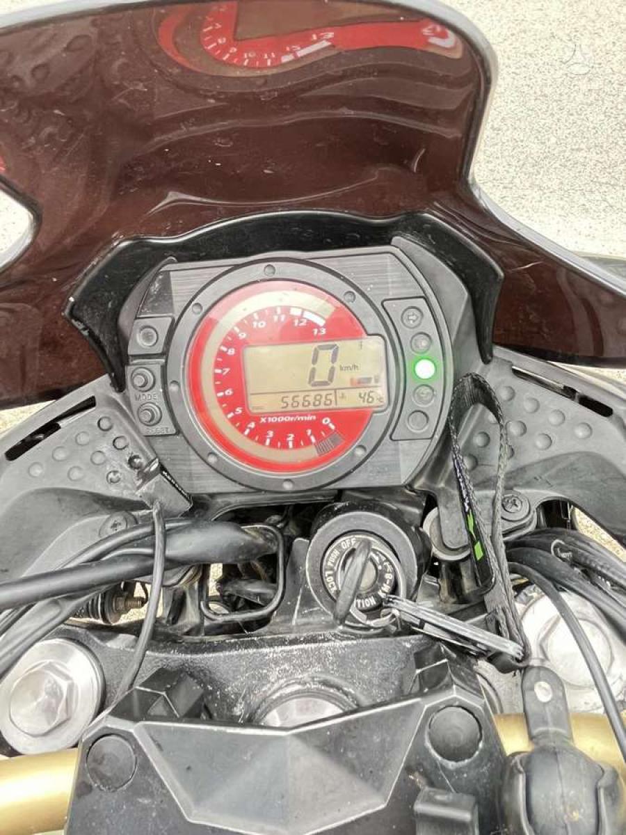 Черный Кавасаки Z 2005 в Вильнюс, объемом двигателя 0.75 л и пробегом 57 тыс. км за 2600 €, фото 6 на AUTOMOTO.COM.LV