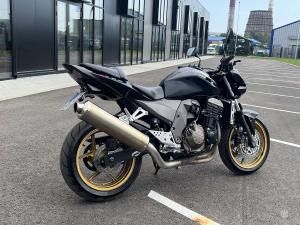 Черный Кавасаки Z 2005 в Каунас, объемом двигателя 0.75 л и пробегом 32 тыс. км за 2300 €, фото 3 на AUTOMOTO.COM.LV