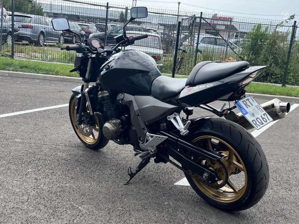 Черный Кавасаки Z 2005 в Каунас, объемом двигателя 0.75 л и пробегом 32 тыс. км за 2300 €, фото 3 на AUTOMOTO.COM.LV