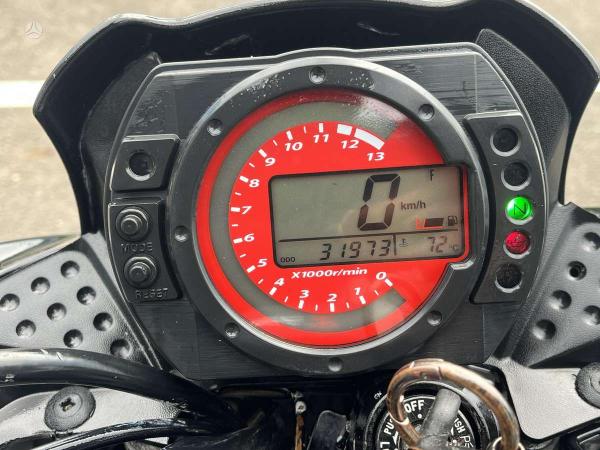 Черный Кавасаки Z 2005 в Каунас, объемом двигателя 0.75 л и пробегом 32 тыс. км за 2300 €, фото 8 на AUTOMOTO.COM.LV