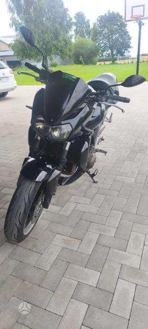 Черный Кавасаки Z 2005 в Пренай, объемом двигателя 0.75 л и пробегом 55 тыс. км за 2700 €, фото 4 на AUTOMOTO.COM.LV