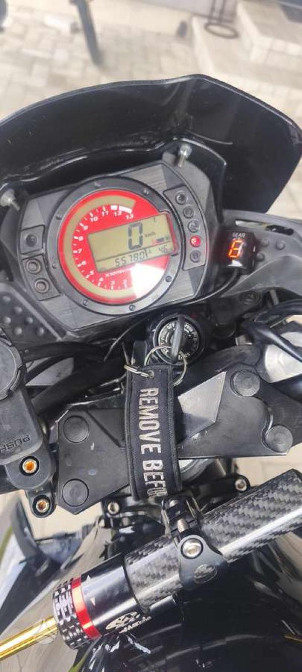 Черный Кавасаки Z 2005 в Пренай, объемом двигателя 0.75 л и пробегом 55 тыс. км за 2700 €, фото 7 на AUTOMOTO.COM.LV
