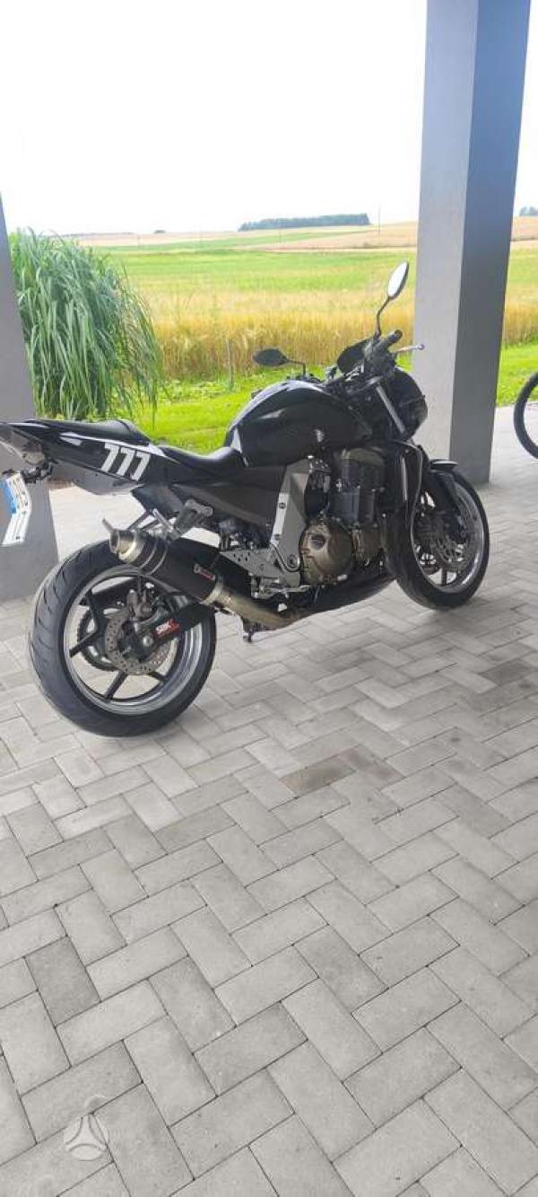 Черный Кавасаки Z 2005 в Пренай, объемом двигателя 0.75 л и пробегом 55 тыс. км за 2700 €, фото 8 на AUTOMOTO.COM.LV