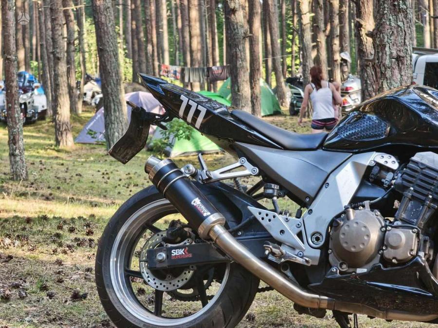 Черный Кавасаки Z 2005 в Пренай, объемом двигателя 0.75 л и пробегом 55 тыс. км за 2700 €, фото 10 на AUTOMOTO.COM.LV