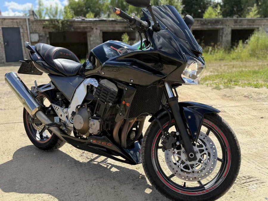 Melns Kawasaki Z 2005 Mažeikiai, ar dzinēja tilpumu 0.75 L un nobraukumu 49 tūkst. km par 2600 €, foto 4 vietnē AUTOMOTO.COM.LV