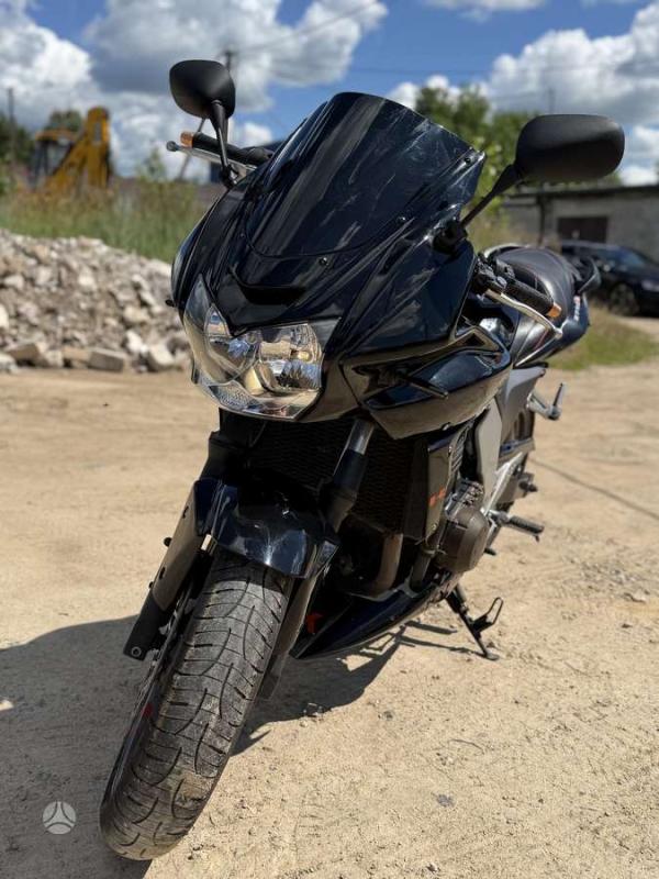 Black Kawasaki Z 2005 in Mazeikiai, with an engine capacity of 0.75 L and mileage of 49 thousand km for 2600 €, photo 10 on AUTOMOTO.COM.LV
