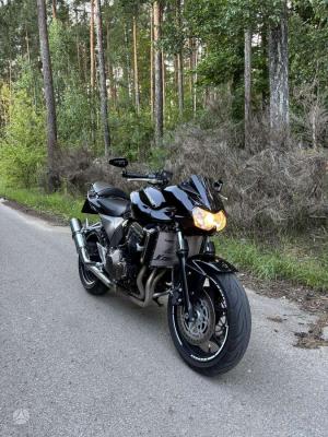 Black Kawasaki Z 2005 in Druskininkai, with an engine capacity of 0.75 L and mileage of 36 thousand km for 3350 €, photo  on AUTOMOTO.COM.LV