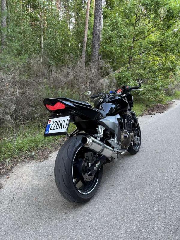 Черный Кавасаки Z 2005 в Друскининкай, объемом двигателя 0.75 л и пробегом 36 тыс. км за 3350 €, фото 3 на AUTOMOTO.COM.LV