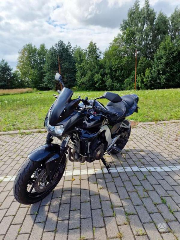 Black Kawasaki Z 2005 in Vilnius, with an engine capacity of 0.75 L and mileage of 58 thousand km for 2600 €, photo 2 on AUTOMOTO.COM.LV