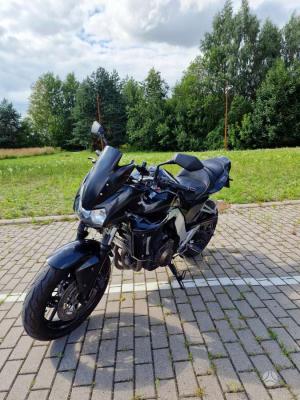 Black Kawasaki Z 2005 in Vilnius, with an engine capacity of 0.75 L and mileage of 58 thousand km for 2600 €, photo 3 on AUTOMOTO.COM.LV