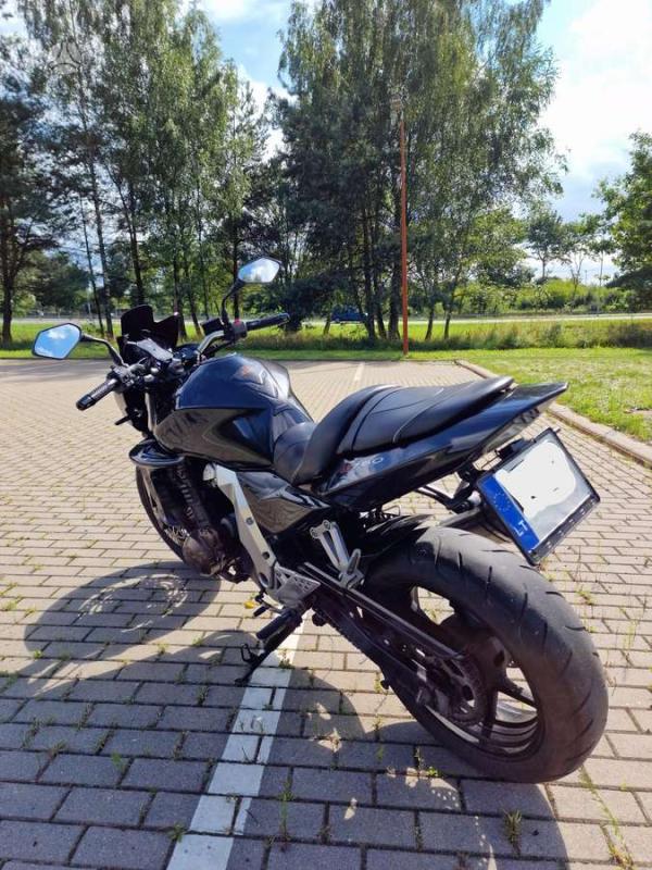 Black Kawasaki Z 2005 in Vilnius, with an engine capacity of 0.75 L and mileage of 58 thousand km for 2600 €, photo 5 on AUTOMOTO.COM.LV