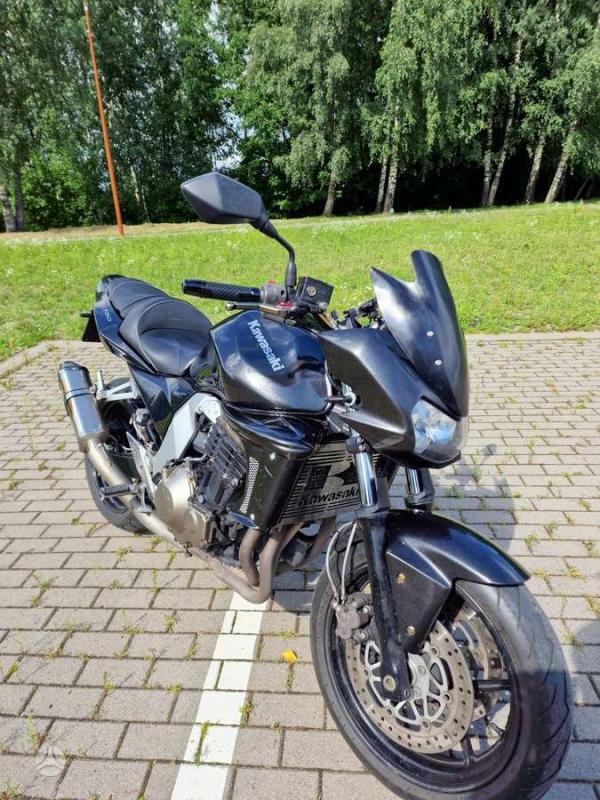 Black Kawasaki Z 2005 in Vilnius, with an engine capacity of 0.75 L and mileage of 58 thousand km for 2600 €, photo 10 on AUTOMOTO.COM.LV