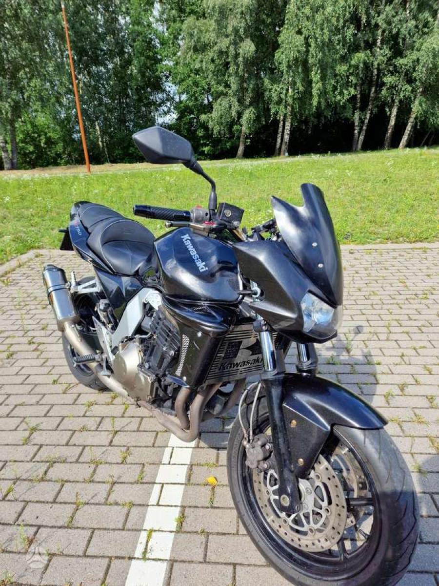 Black Kawasaki Z 2005 in Vilnius, with an engine capacity of 0.75 L and mileage of 58 thousand km for 2600 €, photo 11 on AUTOMOTO.COM.LV