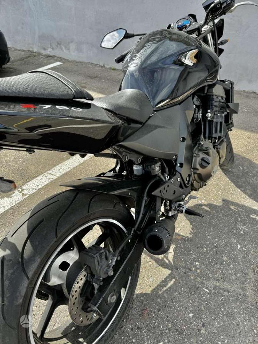 Melns Kawasaki Z 2006 Kauņa, ar dzinēja tilpumu 0.75 L un nobraukumu 33 tūkst. km par 2250 €, foto 7 vietnē AUTOMOTO.COM.LV